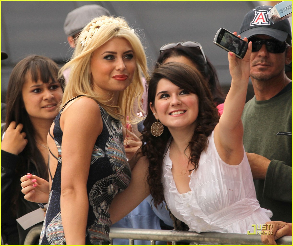 AJ Michalka: 'Super 8' Premiere with Sister Aly! | Photo 420968 - Photo ... AJ Michalka: 'Super 8' Premiere with Sister Aly! | Photo 420968 - Photo ...