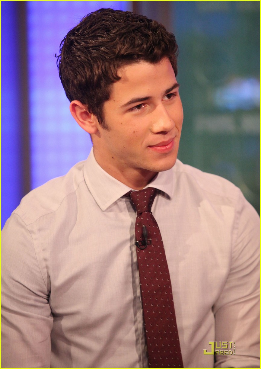 Full Sized Photo Of Nick Jonas Chewy Nyc 03 Nick Jonas Seeks Chewy