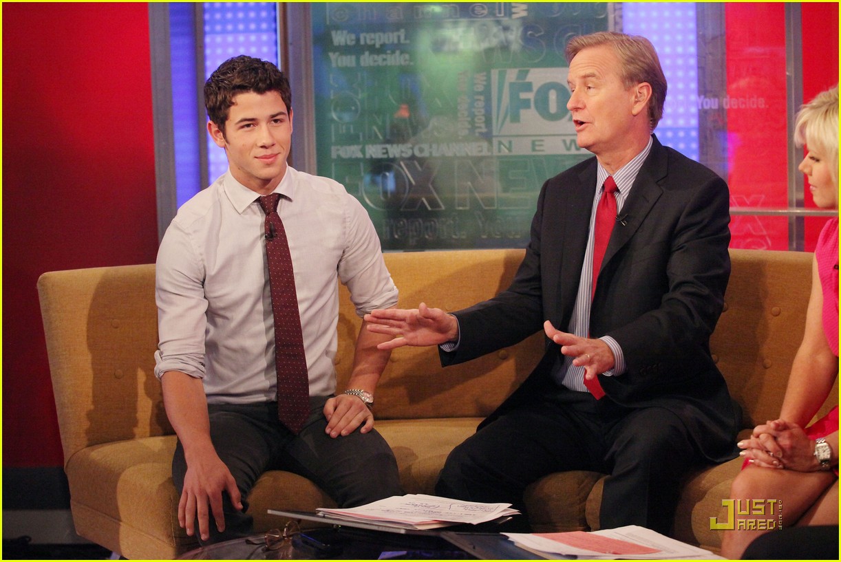 Nick Jonas Seeks Chewy Superstar Photo 420810 Photo Gallery Just