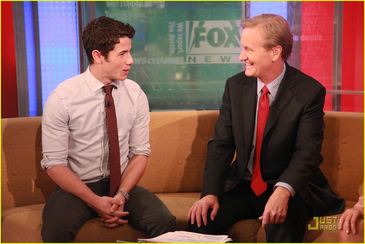 Nick Jonas Seeks Chewy Superstar Photo 420813 Photo Gallery Just