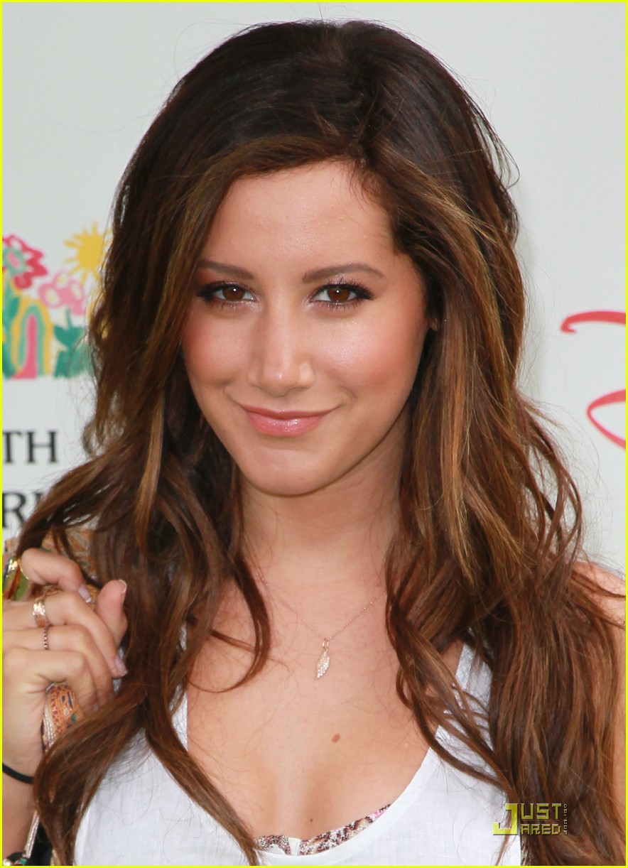 Ashley Tisdale & Alexa Vega: A Time For Heroes | Photo 421609 - Photo ...