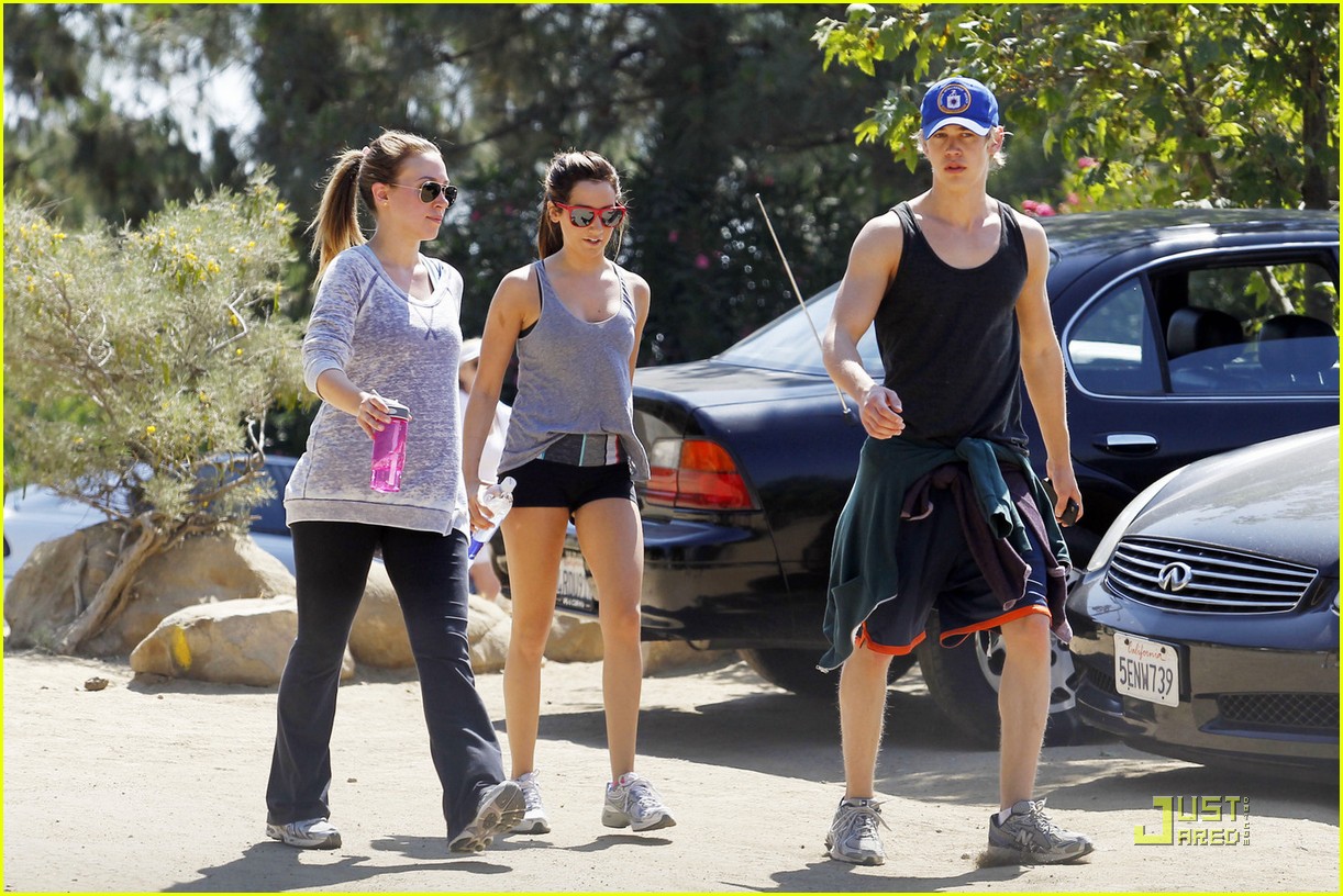 Ashley Tisdale: Runyon Canyon Hike with Austin Butler! | Photo 420686 ...