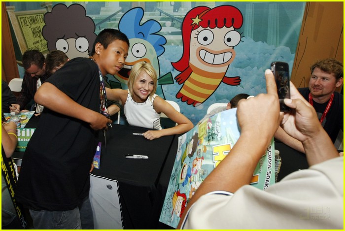 Chelsea Kane: 'Fish Hooks' at Comic-Con! | Photo 428217 - Photo Gallery ...