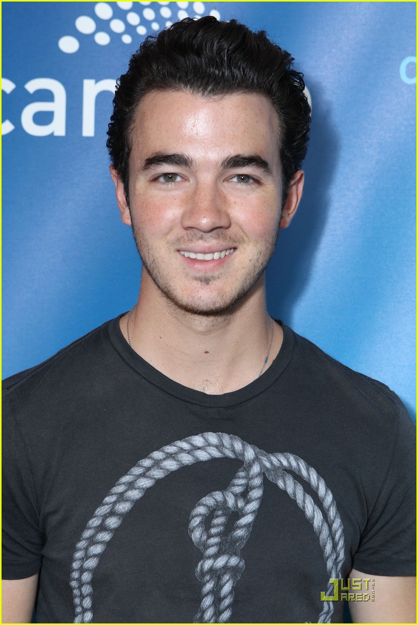 Kevin Jonas: Cambio Chat with Mikey Deleasa! | Photo 426051 - Photo ...