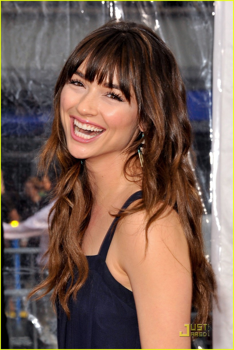 Crystal Reed: 'Crazy Stupid Love' Cutie | Photo 427167 - Photo Gallery ...