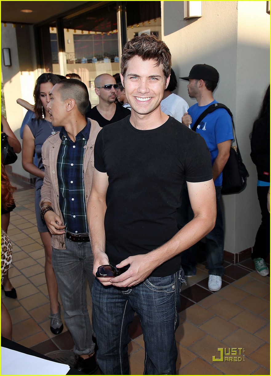 Drew Seeley & Amy Paffrath: '30 Minutes or Less' Premiere Pair | Photo ...