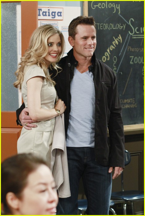 'Jessie' Premieres September 30th -- FIRST LOOK! | Photo 431119 - Photo ...