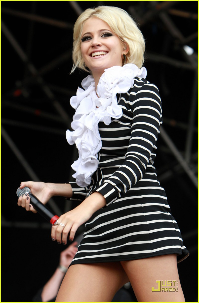 Pixie Lott Parties In The Park | Photo 429015 - Photo Gallery | Just ...