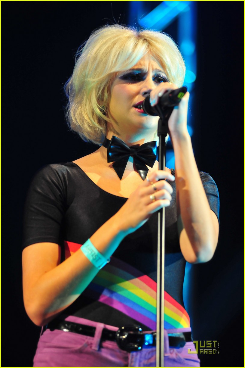 Full Sized Photo of pixie lott manchester live 08 | Pixie Lott: Pink ...