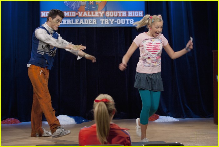 So Random! Harry Potter is a Fry Cook! | Photo 428798 - Photo Gallery ...