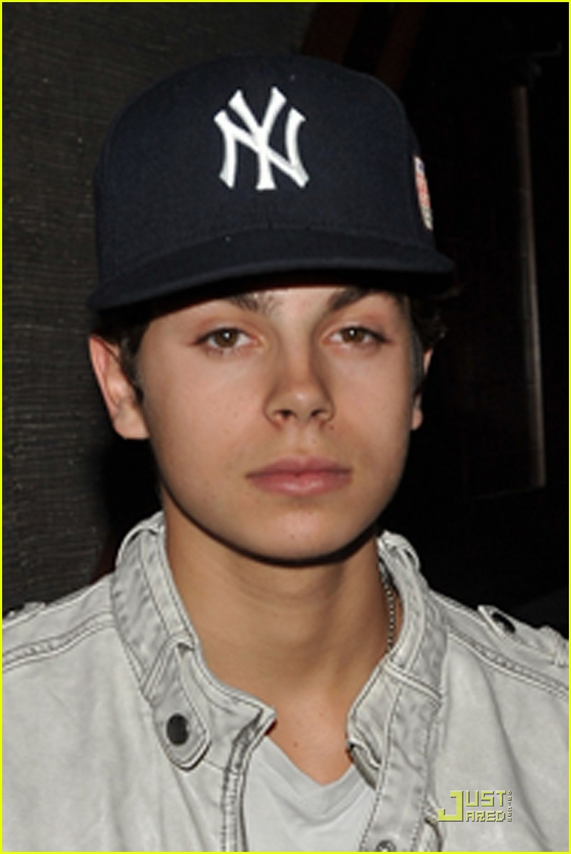 Jake T. Austin: 'Straw Dogs' Screening | Photo 436826 - Photo Gallery ...