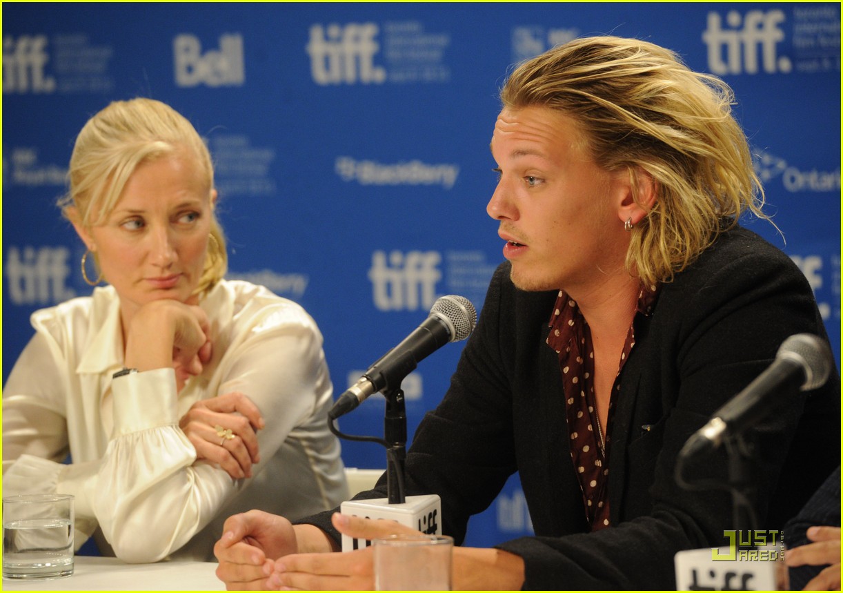 Jamie Campbell Bower Is Not 'Anonymous' at TIFF | Photo 436185 - Photo ...