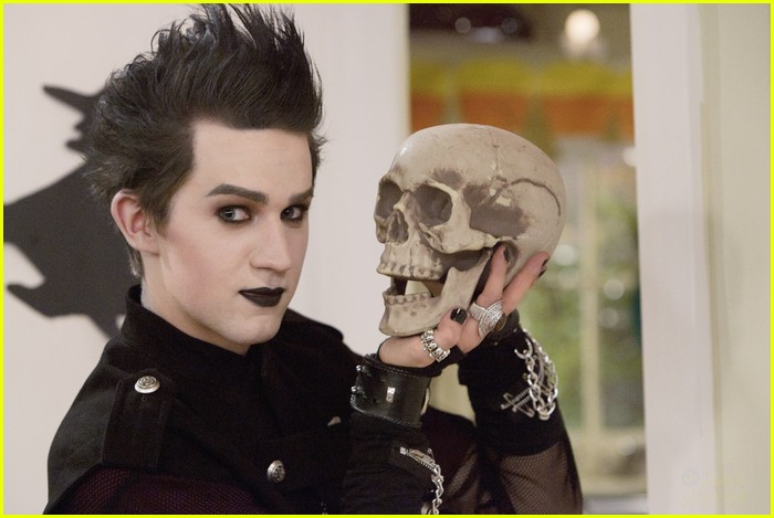 Jason Dolley Goes Goth on 'Good Luck Charlie'! | Photo 439627 - Photo ...
