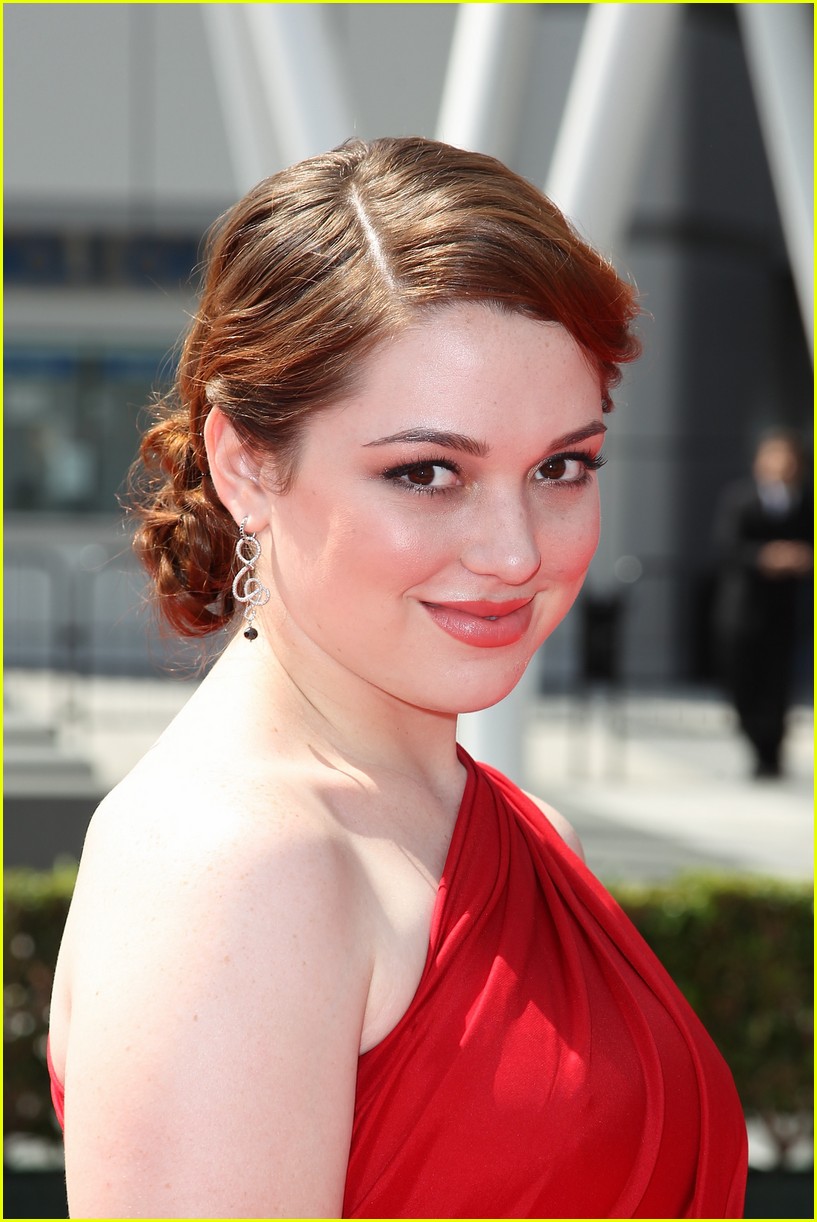 Jennifer Stone: Lady in Red at the Creative Arts Emmys! | Photo 435841 ...