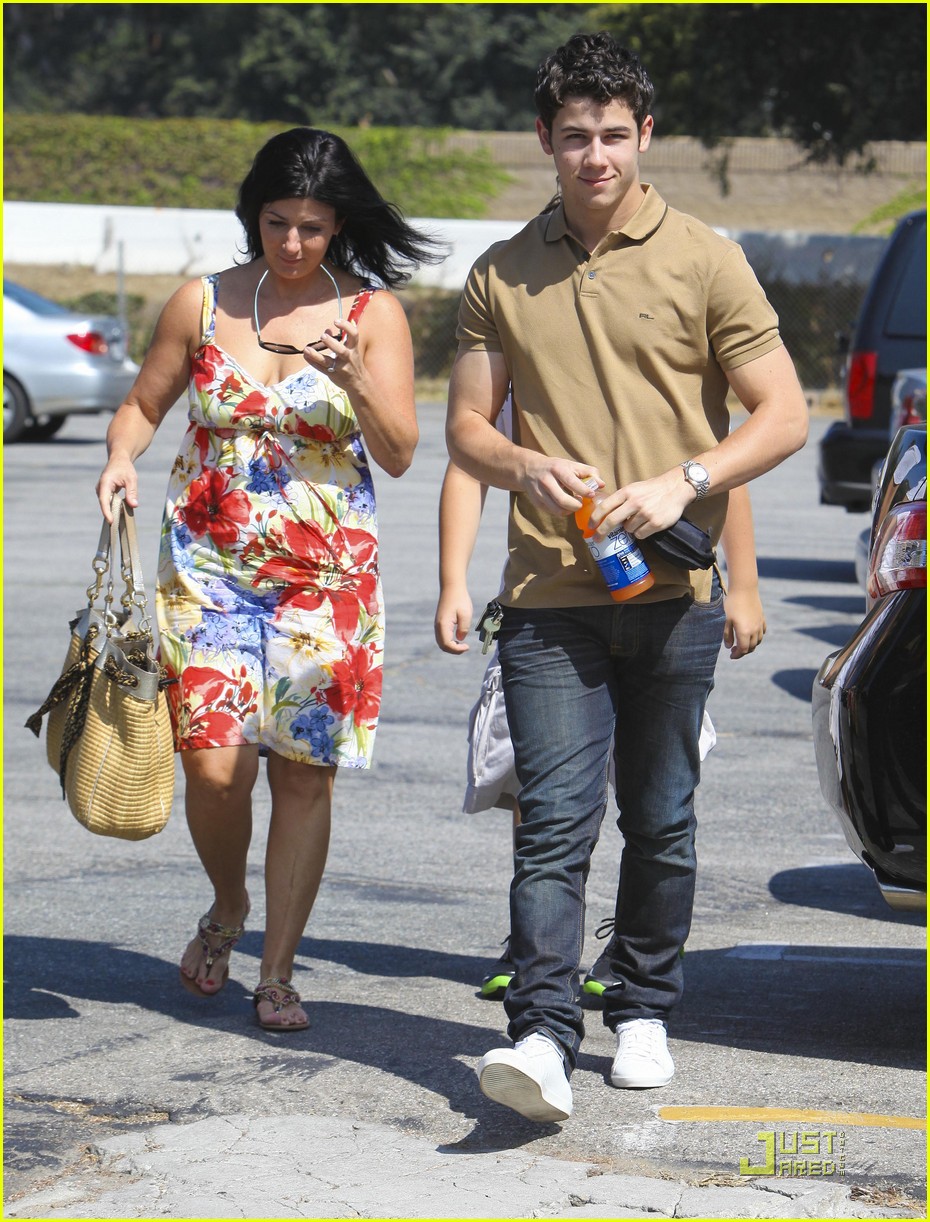 Nick Jonas: Family Fun Day! | Photo 434686 - Photo Gallery | Just Jared Jr.