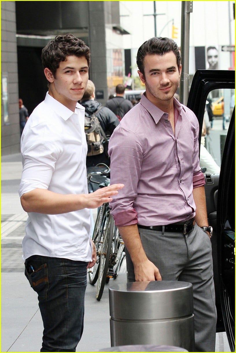 Nick & Kevin Jonas: Smiling Siblings! | Photo 435295 - Photo Gallery ...