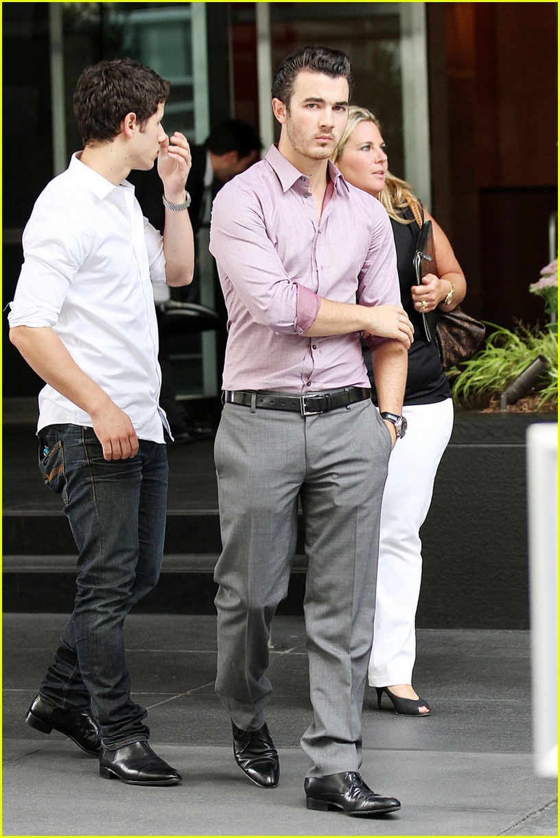 Nick & Kevin Jonas: Smiling Siblings! | Photo 435300 - Photo Gallery ...