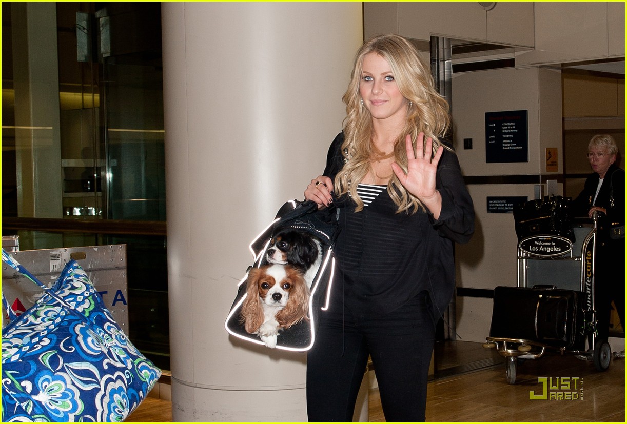 Julianne Hough: 'I Ate Lunch In The Bathroom' | Photo 436601 - Photo ... Julianne Hough: 'I Ate Lunch In The Bathroom' | Photo 436601 - Photo ...