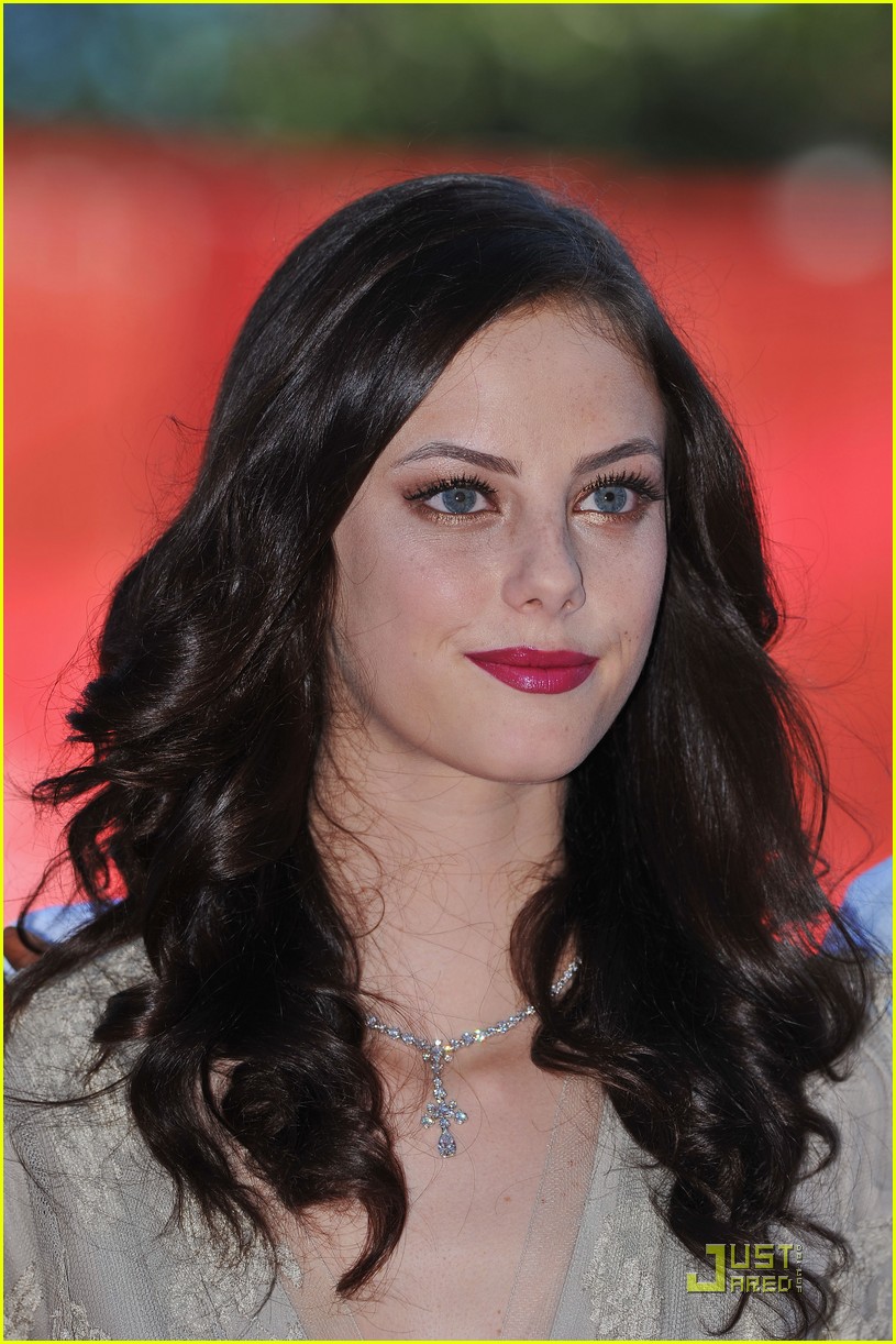 Full Sized Photo of kaya scodelario wuthering venice 07 | Kaya ...