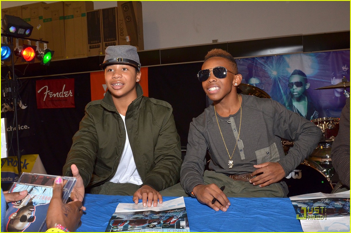 Mindless Behavior: Hello Fans in Philly! | Photo 437913 - Photo Gallery ...