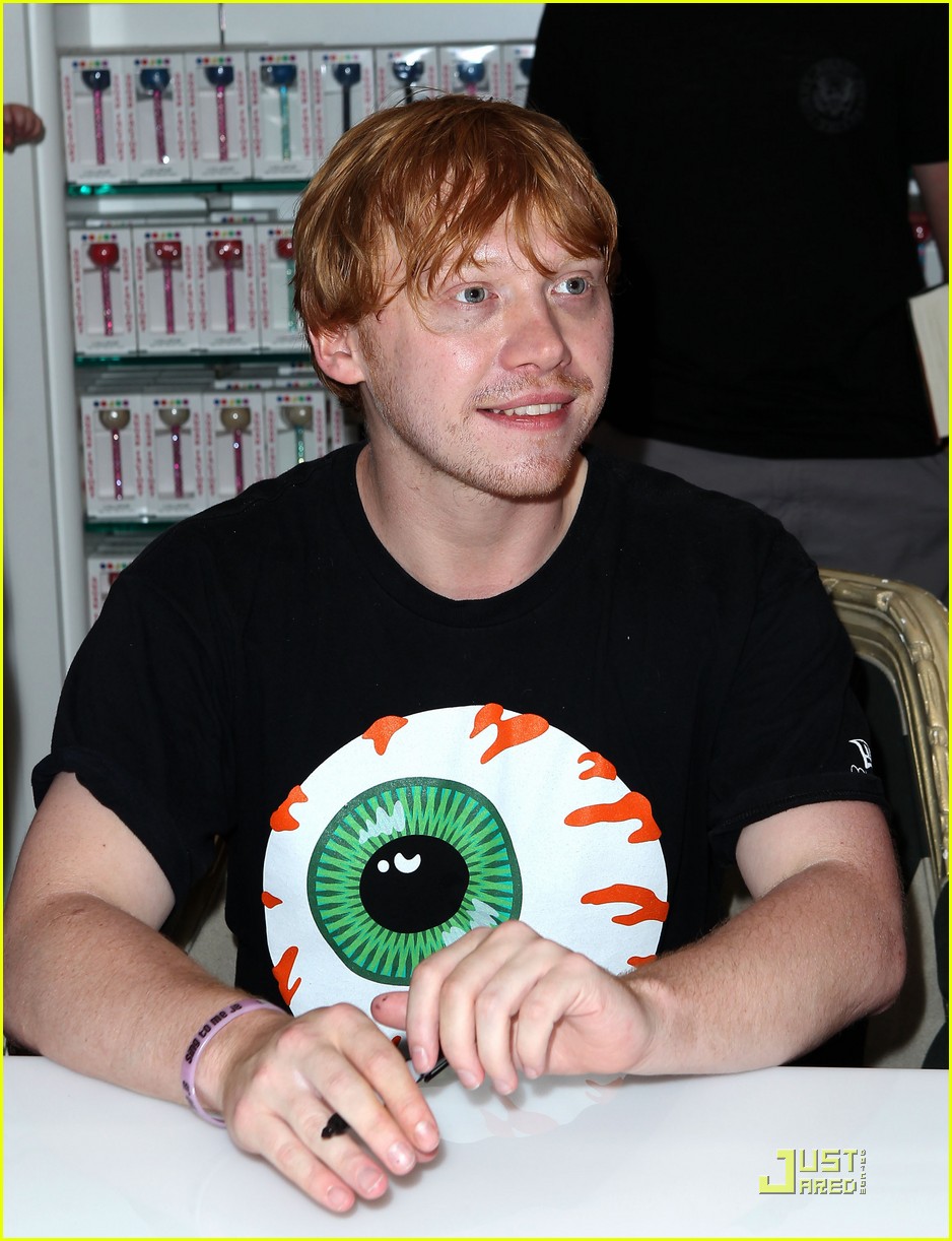 Rupert Grint: Signing at Paris Las Vegas | Photo 437285 - Photo Gallery ...