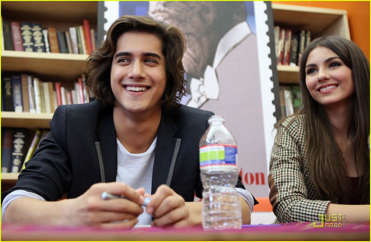 Victorious Cast: Signing in Washington, D.C.! | Photo 438249 - Photo ...
