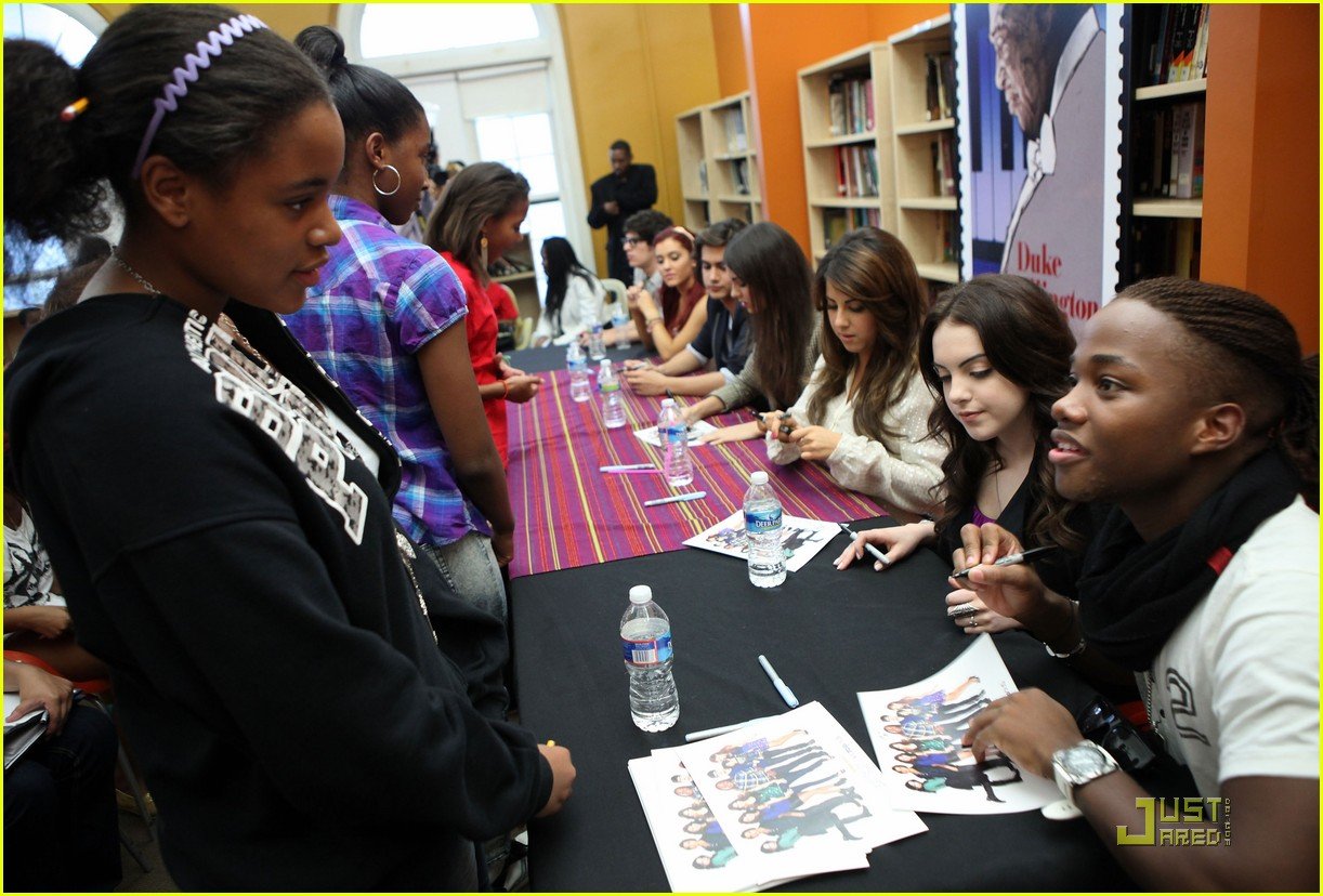 Victorious Cast: Signing in Washington, D.C.! | Photo 438276 - Photo ...