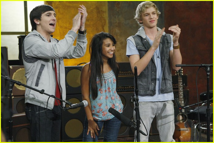 Zendaya & Cody Simpson: More 'PrankStars' Pics! | Photo 437758 - Photo ...