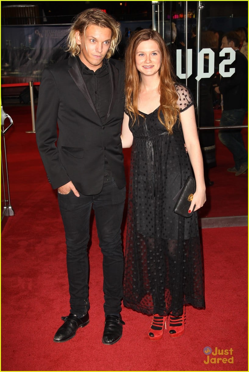Bonnie Wright: '360' with Jamie Campbell Bower | Photo 442093 - Photo ...