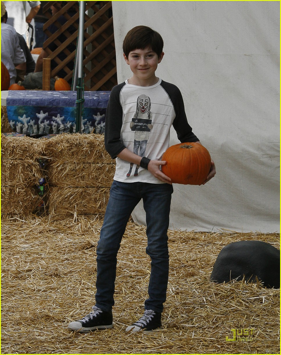 Mason Cook Visits Pumpkin Patch | Photo 445042 - Photo Gallery | Just ...