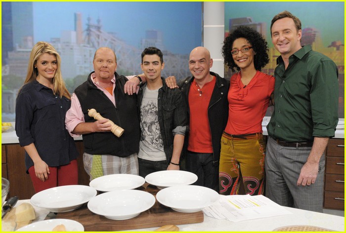 Joe Jonas 'Chew's It Up | Photo 441061 - Photo Gallery | Just Jared Jr.