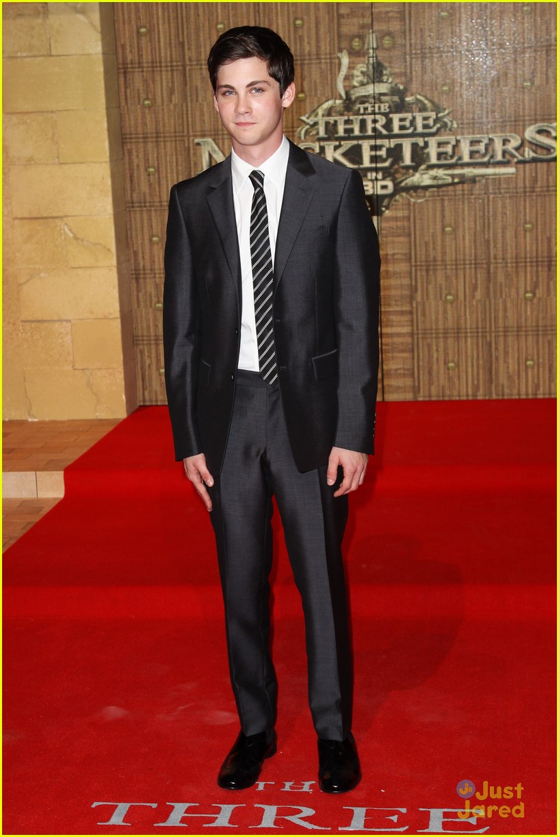 Logan Lerman: 'The Three Musketeers' Premiere! | Photo 440540 - Photo ...