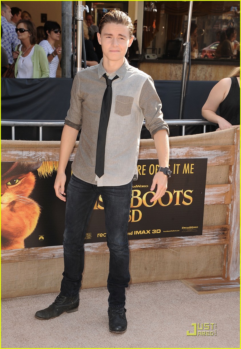 Callan Mcauliffe Joins Cast of 'Paradise Lost' | Photo 444060 - Photo ...