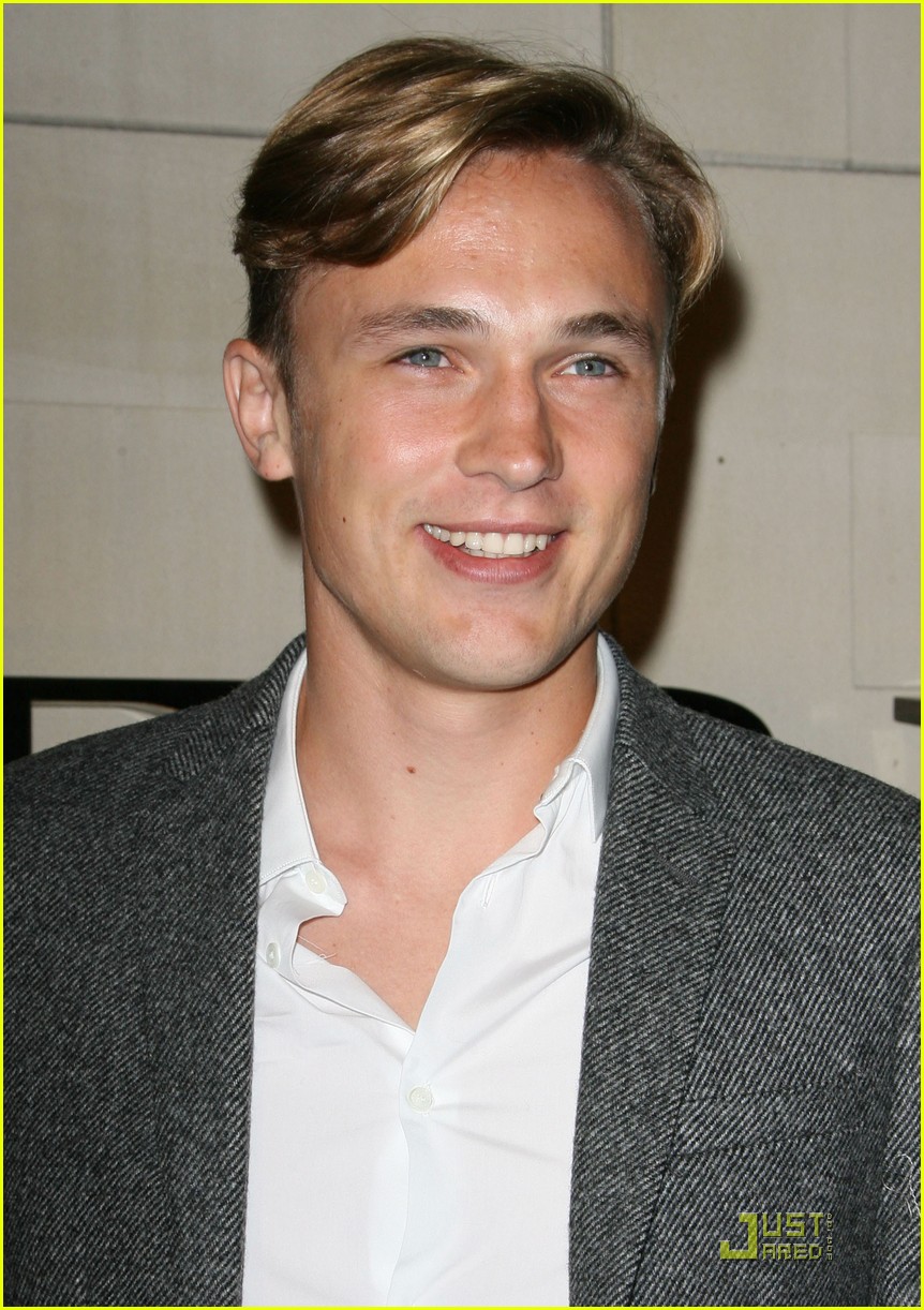 William Moseley: Burberry Body Bash | Photo 444621 - Photo Gallery ...