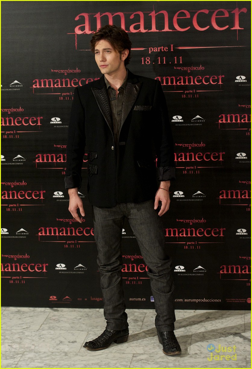 Nikki Reed & Jackson Rathbone: Madrid Mates | Photo 444767 - Photo ... Nikki Reed & Jackson Rathbone: Madrid Mates | Photo 444767 - Photo ...