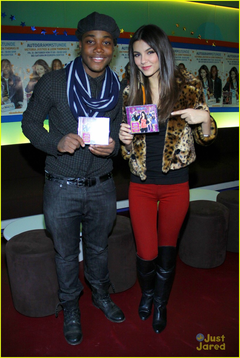 Victoria Justice & Leon Thomas: Germany Meet & Greet! | Photo 443486 ...