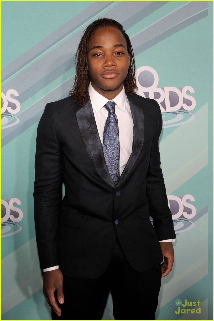 Leon Thomas & Ariana Grande: Halo Awards Get 'Victorious' | Photo ...