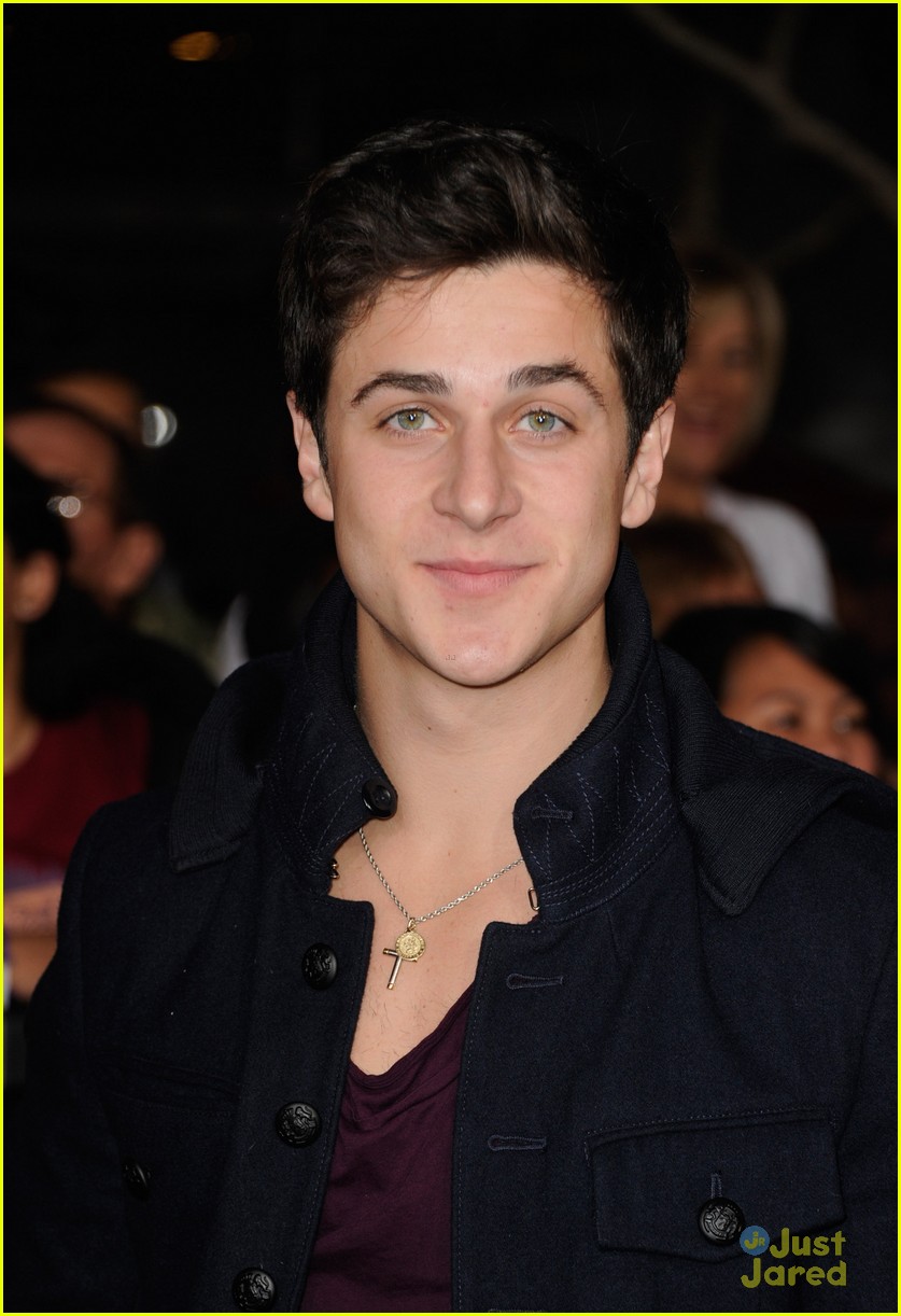 David Henrie: 'Wizards of Waverly Place' Finale Trailer! | Photo 447852 ...