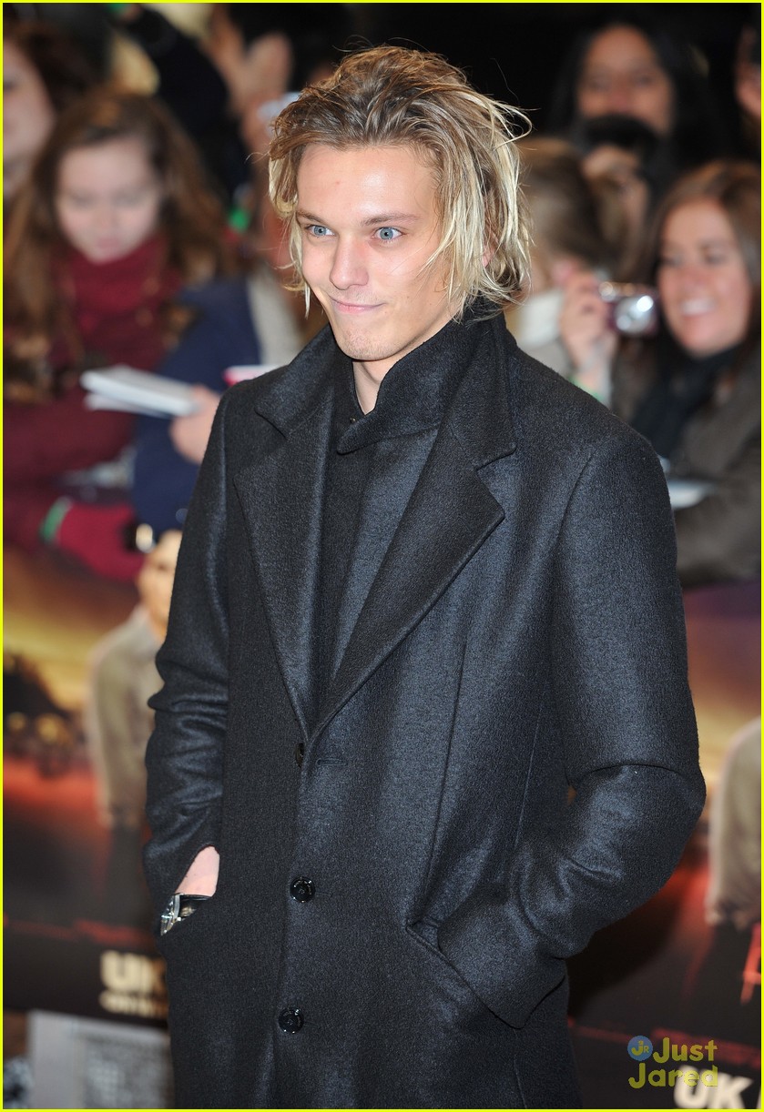 Jamie Campbell Bower: 'Breaking Dawn' Premiere in Britain | Photo ...