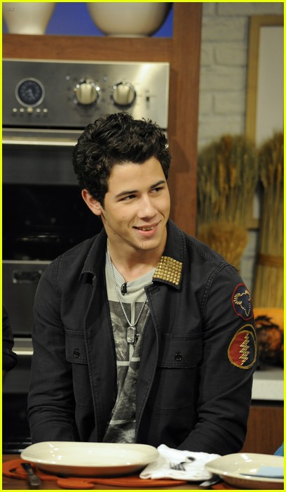 Nick Jonas Makes Meatballs with Mario Batali | Photo 447304 - Photo ...