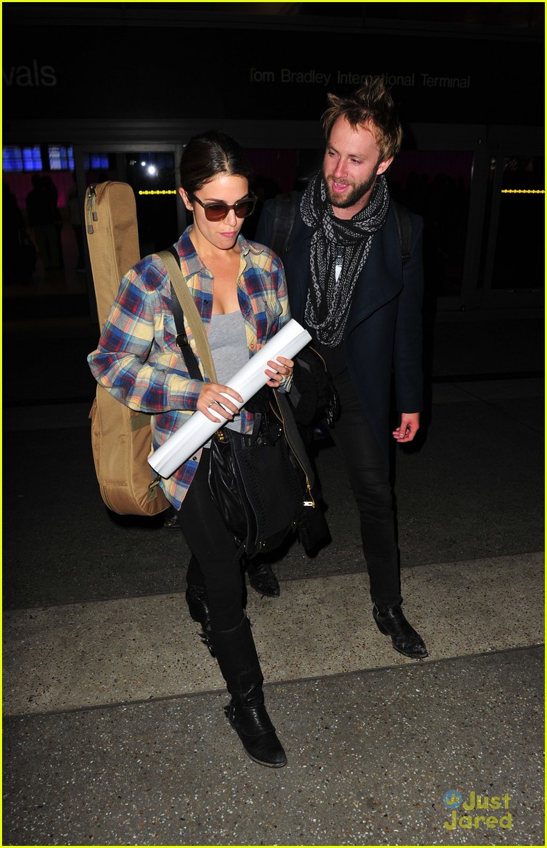 Nikki Reed & Jackson Rathbone: LAX Landing | Photo 445321 - Photo ...