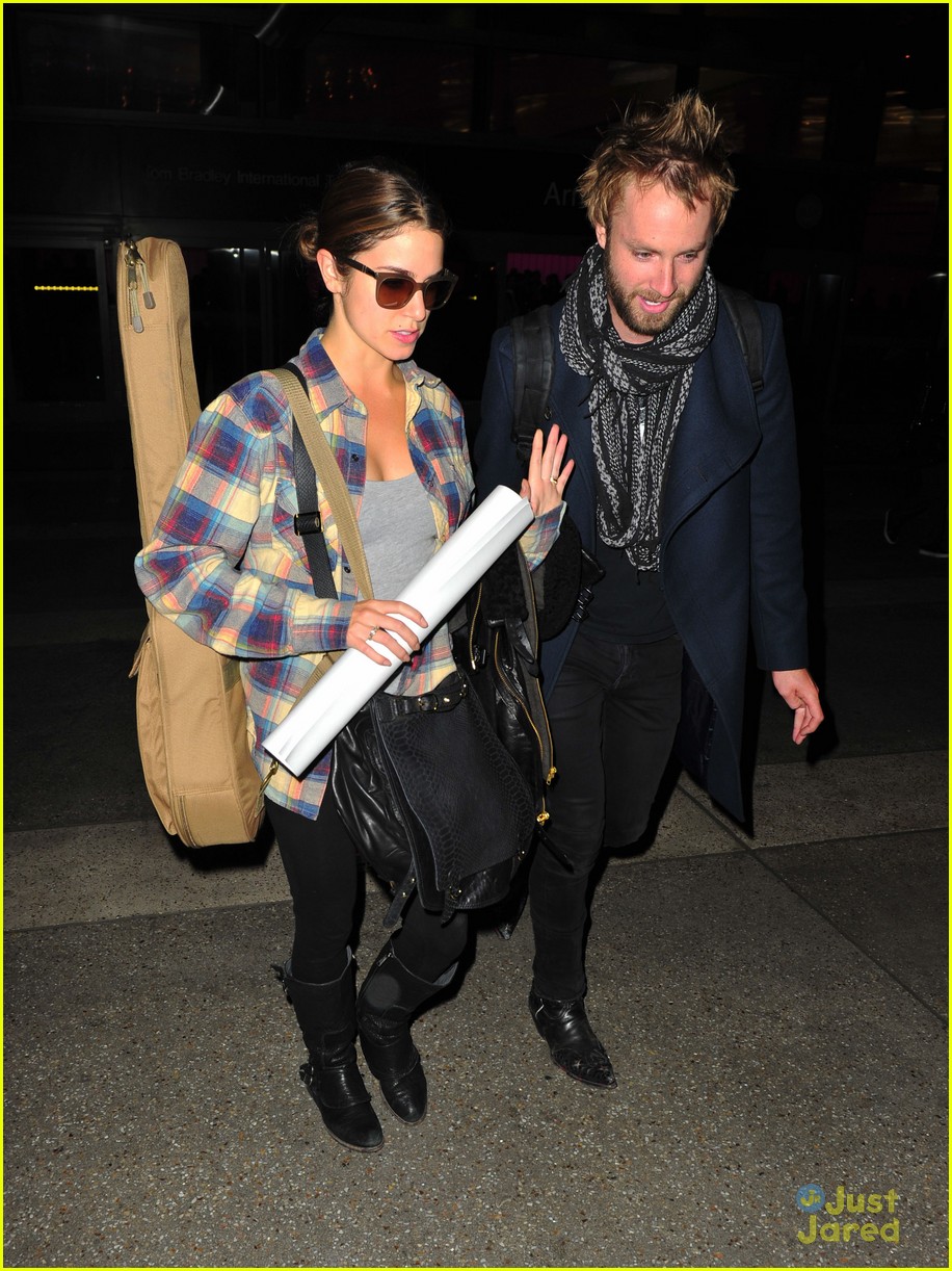 Nikki Reed & Jackson Rathbone: LAX Landing | Photo 445325 - Photo ...