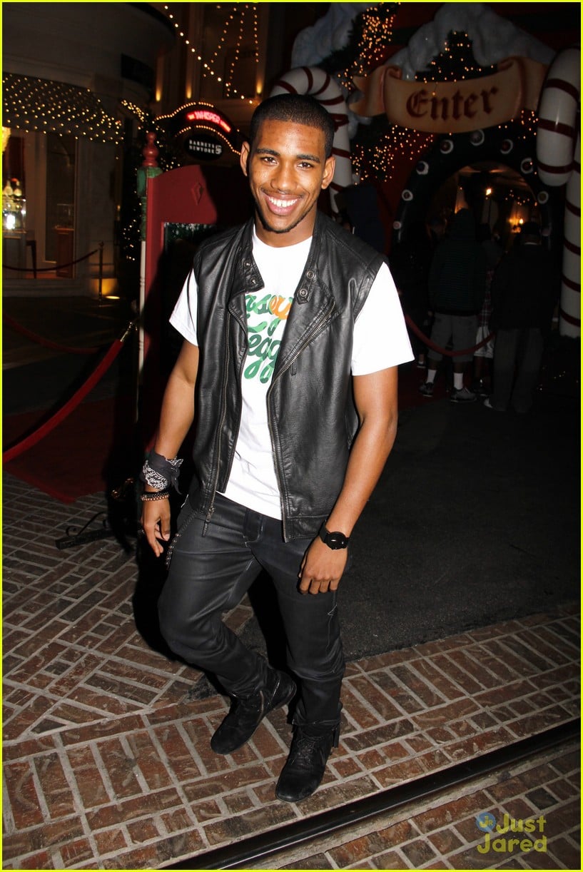 Brandon Smith 'Lets It Shine' at The Grove | Photo 450200 - Photo ...