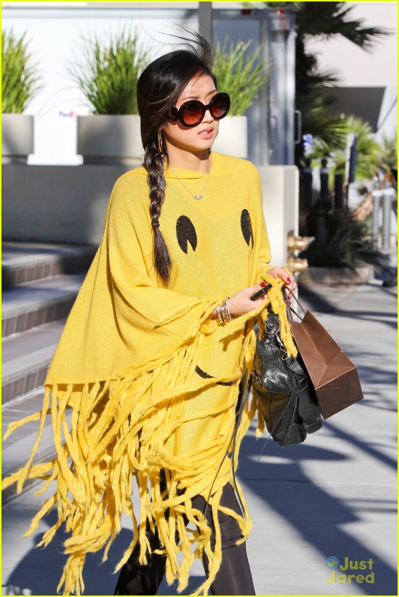 Brenda Song: Smiley Face Shopper | Photo 452941 - Photo Gallery | Just ...