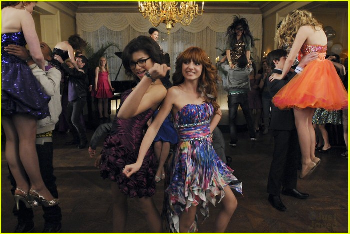 Stefanie Scott & Mary Mouser: New 'Frenemies' Pics! | Photo 451197 ...