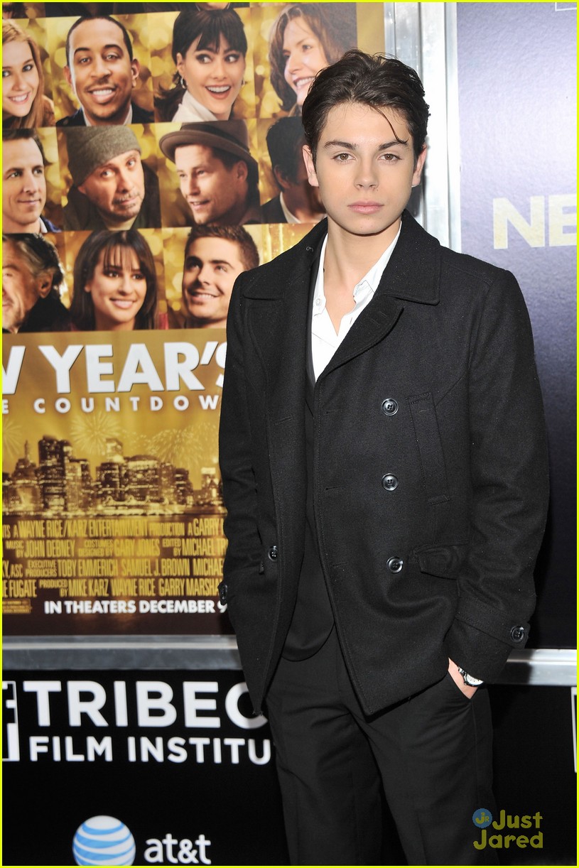 Jake T. Austin & Nat Wolff: 'New Year's Eve' Premiere! | Photo 451453 ...