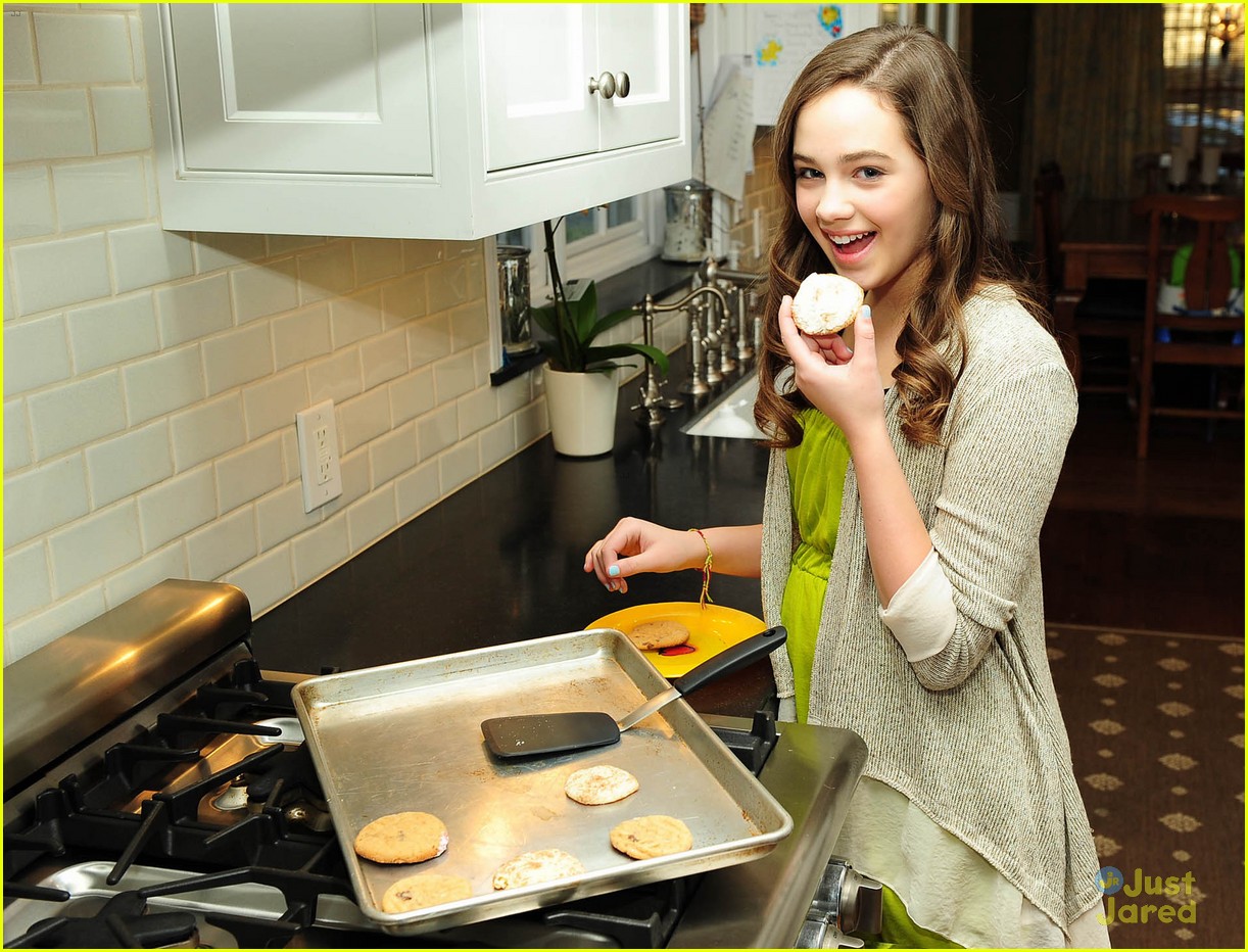 Mary Mouser: 'Frenemies' Premieres Next Month! | Photo 452806 - Photo ...