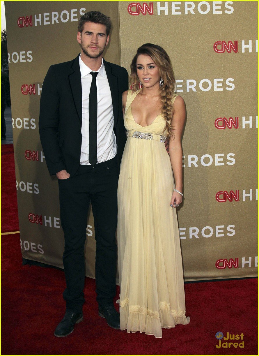 Miley Cyrus: CNN Heroes with Liam Hemsworth! | Photo 451942 - Photo ...