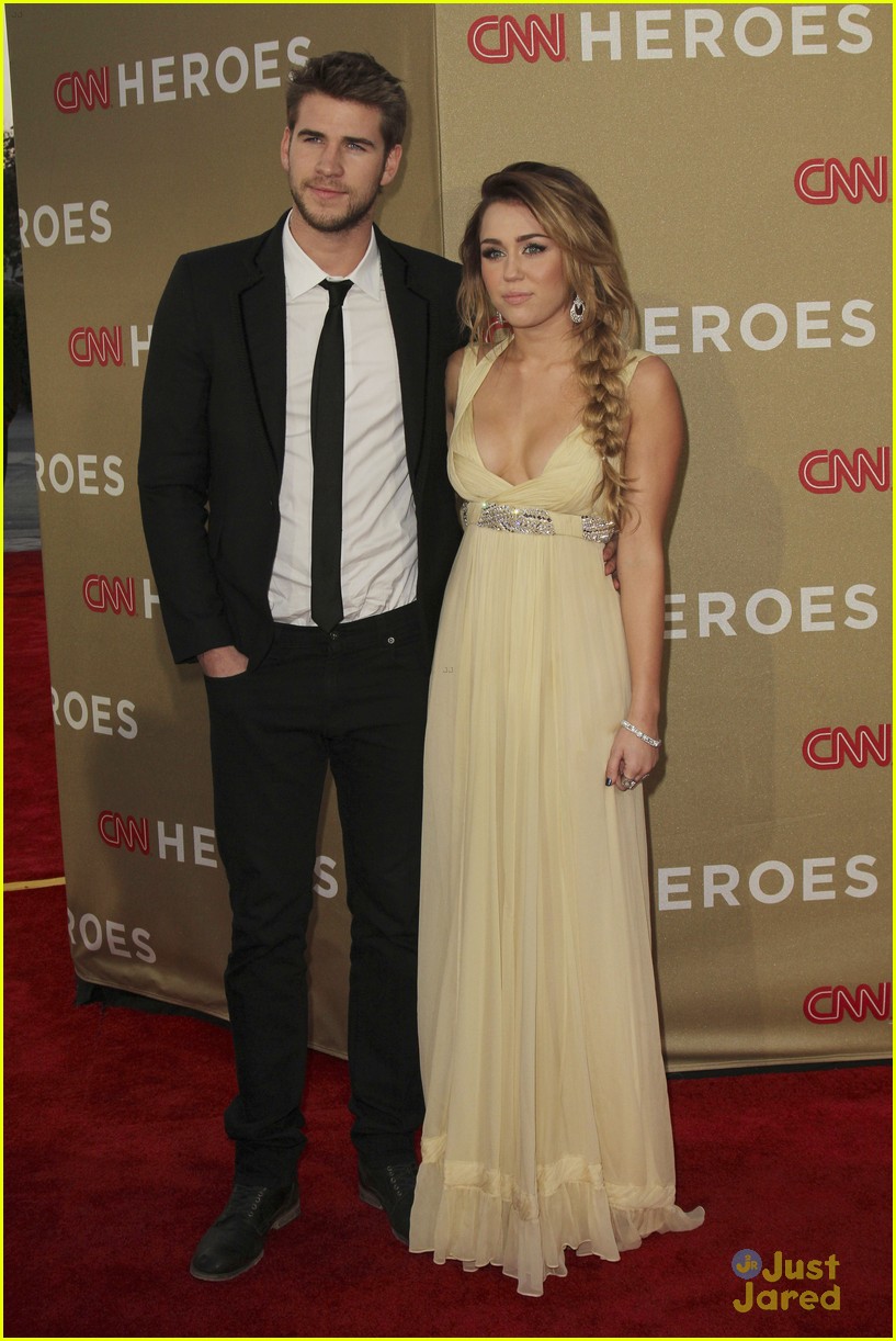 Miley Cyrus: CNN Heroes with Liam Hemsworth! | Photo 451944 - Photo ...