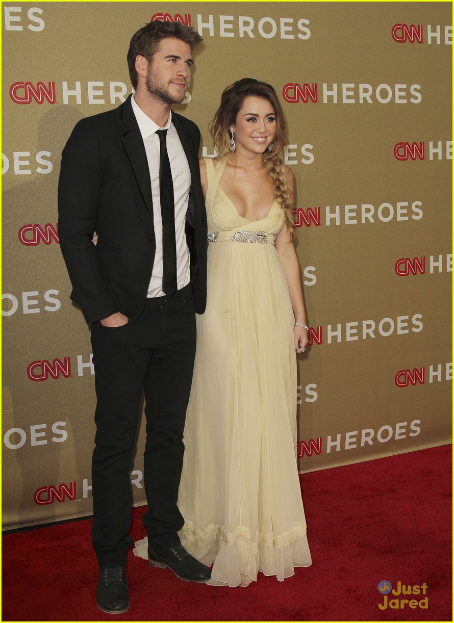 Miley Cyrus: CNN Heroes with Liam Hemsworth! | Photo 451947 - Photo ...